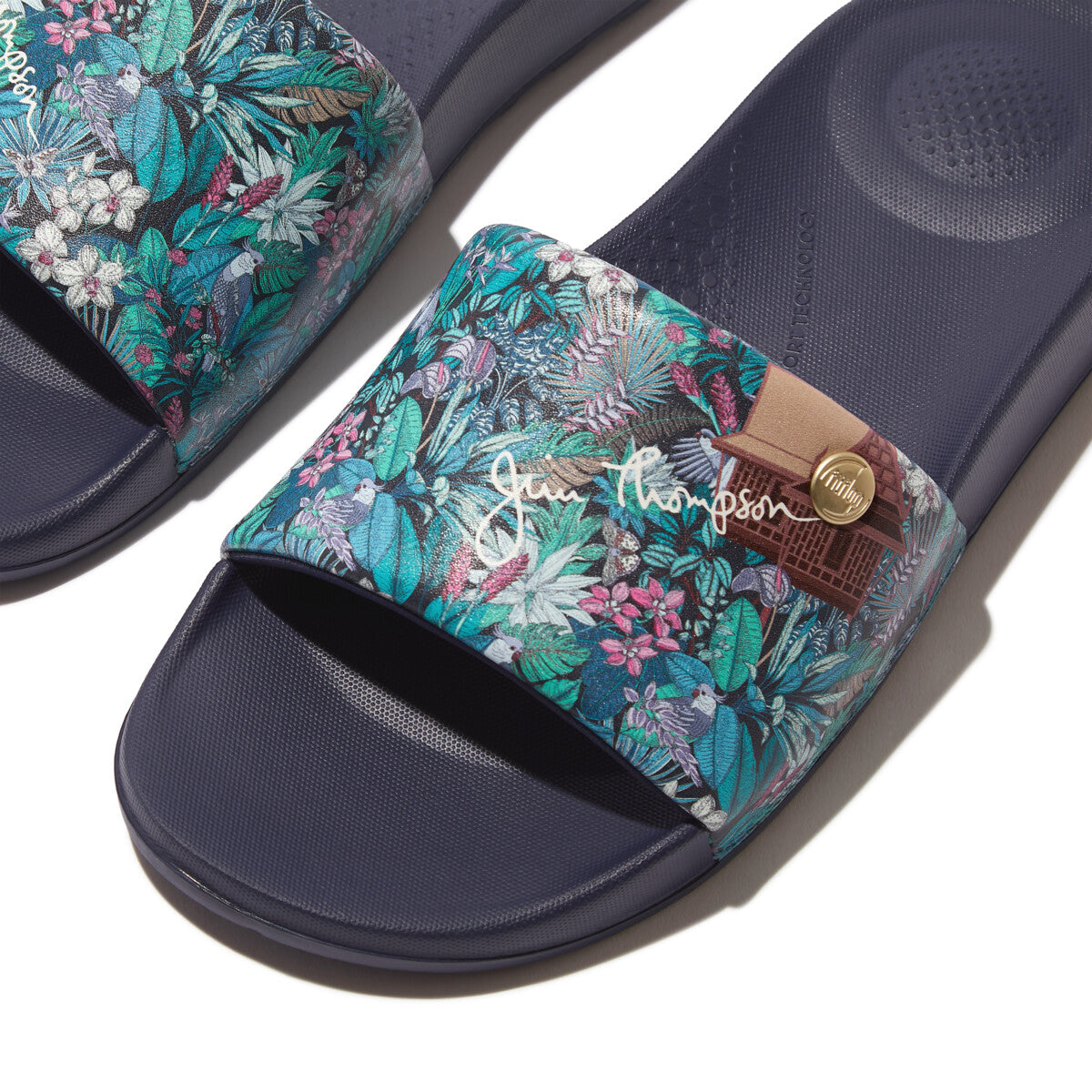 IQUSHION x Jim Thompson Water-Resistant Slides - Heritage Blue (HU2-B28 ...
